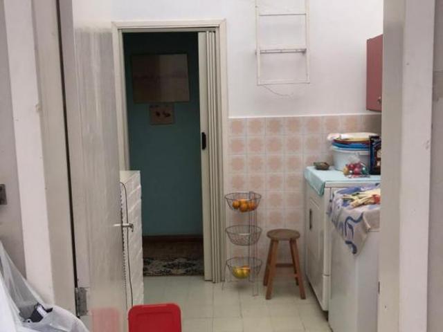 Casa Semimobiliada com 240 metros quadrados próxima a CIC