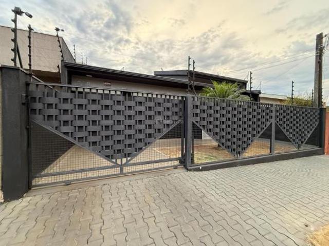 CASA SEMIMOBILIADA À VENDA NO JARDIM COLUMBIA lll EM ARAPONGAS