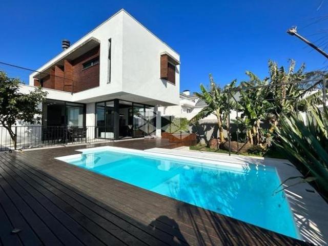 Casa semimobiliada de 3 dormitórios no condomínio Belle Ville!