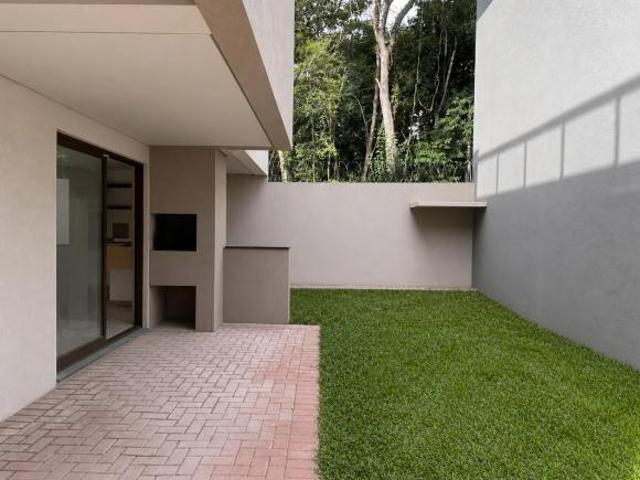 Casa Semimobiliada e 3 Suítes a 5 min do Parque Barigui à venda, Santa Felicidade, Curitiba, PR