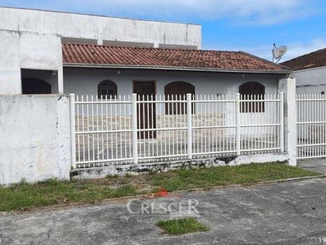 Casa semimobiliada para venda com 4 quartos no Centro de Matinhos