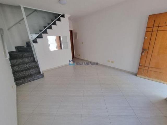 Casa seminova em Condomínio, 2 suítes, 2 vagas! Vila das Mercês! 10min de ônibus, 4 opções de Metrô