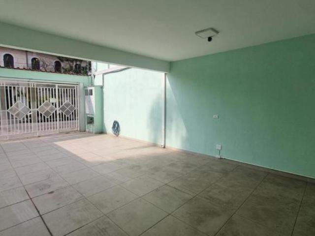 CASA SENSACIONAL NO JARDIM ESTER !