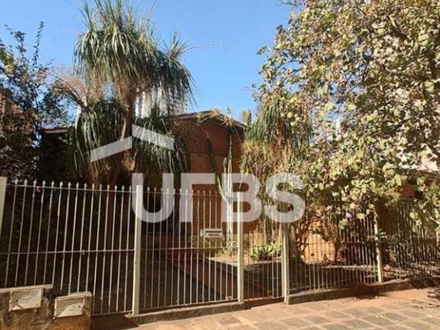 Casa Setor Oeste Rua 8 Ideal para Escritorio ou Clinica