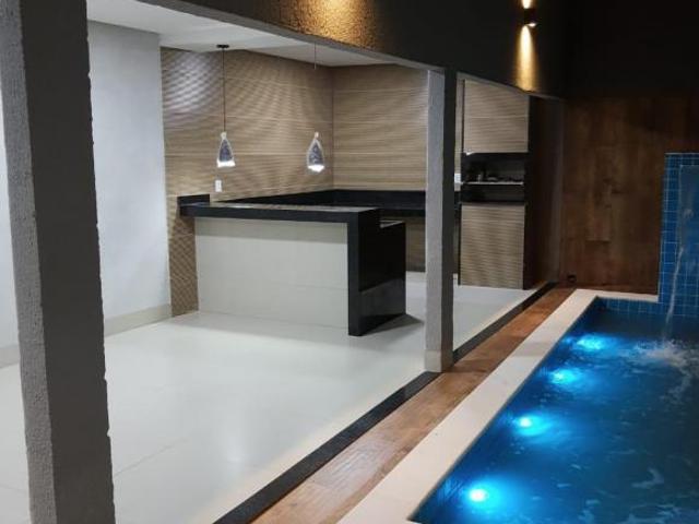 Casa Setor Vera Cruz II Casa de Rua com 3 Quarto s por R$ 700000.00 no setor Residencial Monte Pasc