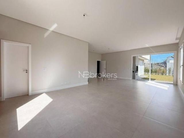CASA SHOW COM 349m² priv • 4 SUÍTES e 3 VAGAS