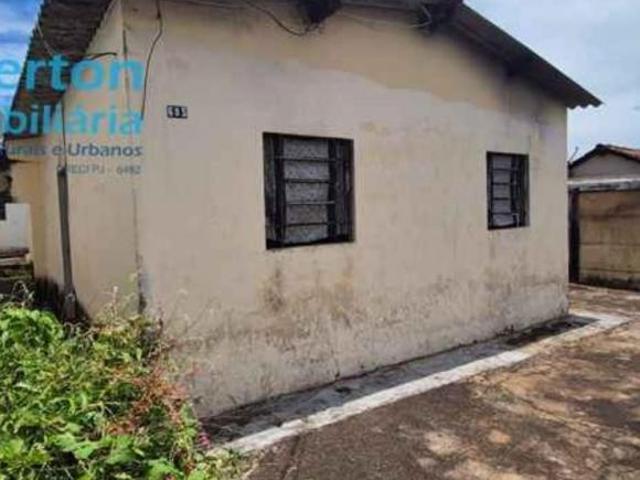 Casa simples, 50 m² área construída necessita reforma terreno PLANO de 299,00 m2 ÓTIMA LOCAÇÃO B