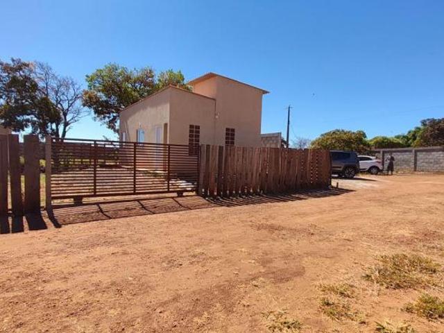 Casa Simples em Condomínio fechado no Altiplano Leste