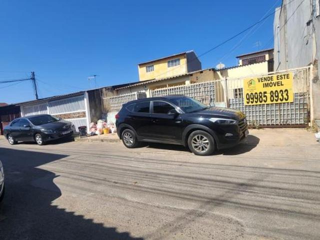 CASA SIMPLES EXCELENTE LOCALIZAÇÃO FINANCIA