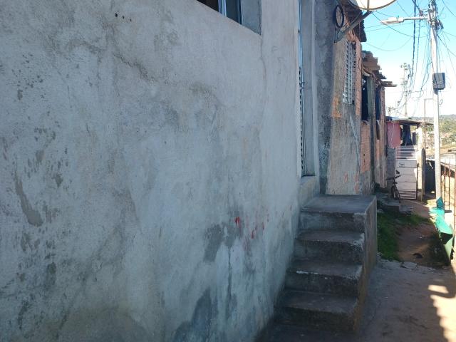 Casa simples no Jardim Jussara