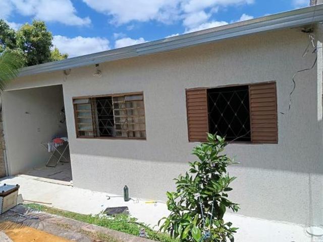 CASA SIMPLES NA QUADRA 27 DO SETOR DE MANSÕES!