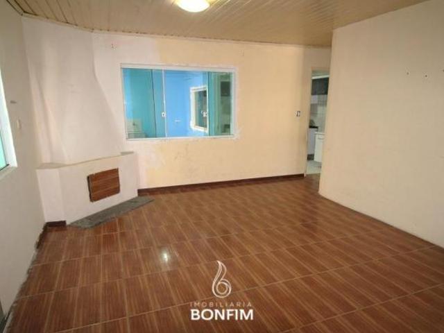 CASA SÍTIO CERCADO 2 QUARTOS 3 VAGAS COM AMPLO TERRENO