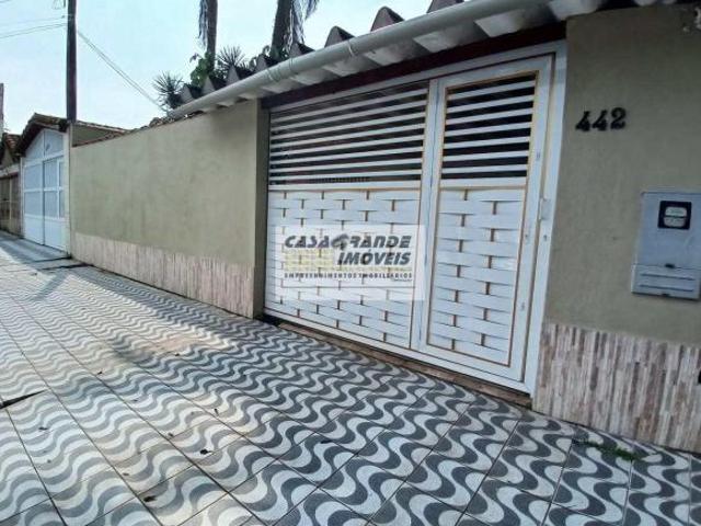 Casa, situada no bairro maracanã, possuindo 03 dormitórios