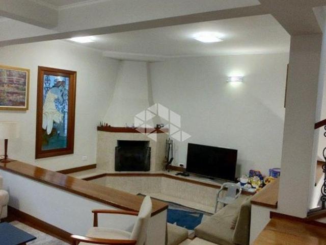 Casa sobrado 3 dormitórios, 4 banheiros e 4 vagas na Vila Pauliceia