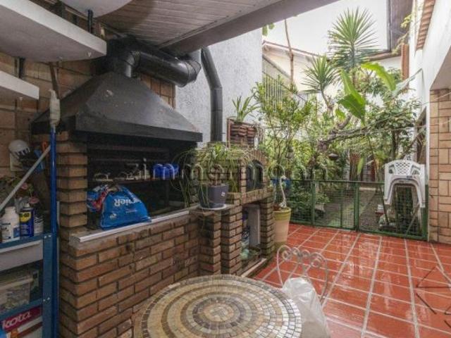 CASA SOBRADO 3 DORMITÓRIOS 1 SUÍTE 2 VAGAS