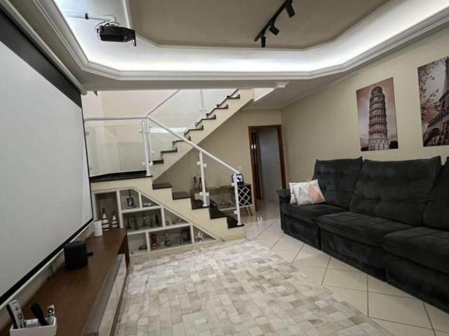 Casa Sobrado 3 Dormitórios 1 suíte, 2 vagas, Bosque dos Ipês Sjc