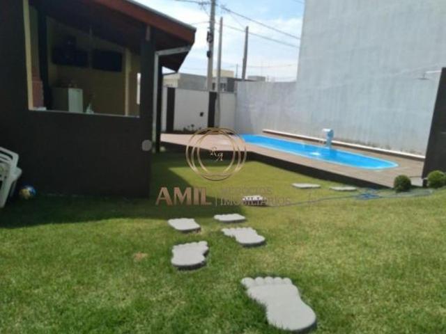 Casa Sobrado / 3 dormitórios sendo 1 suíte / Condomínio Portal dos Pássaros / Piscina / Área Gourmet