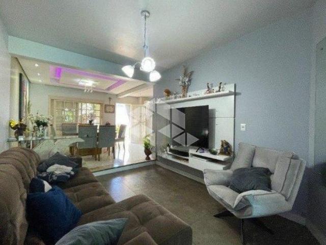 Casa sobrado, 3 dormitórios, sendo 1 suíte, espaço gourmet com churrasqueira, piscina e espaço fitne