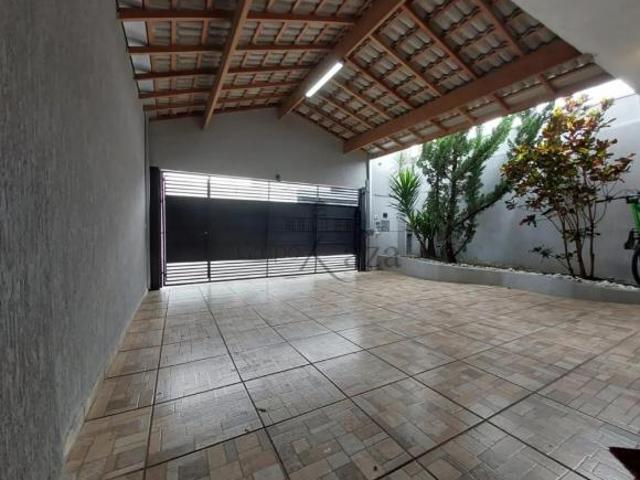Casa Sobrado 3 quartos sendo 1 suite com 198 mts de construção Bairro Villa Branca