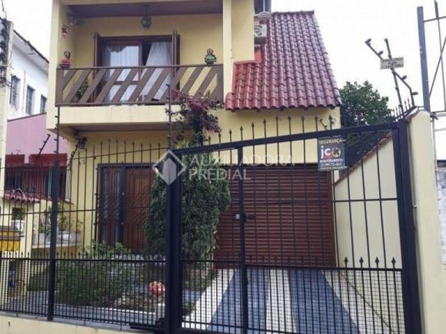 Casa Sobrado 3 quartos, 3 vagas bairro Medianeira em Porto Alegre