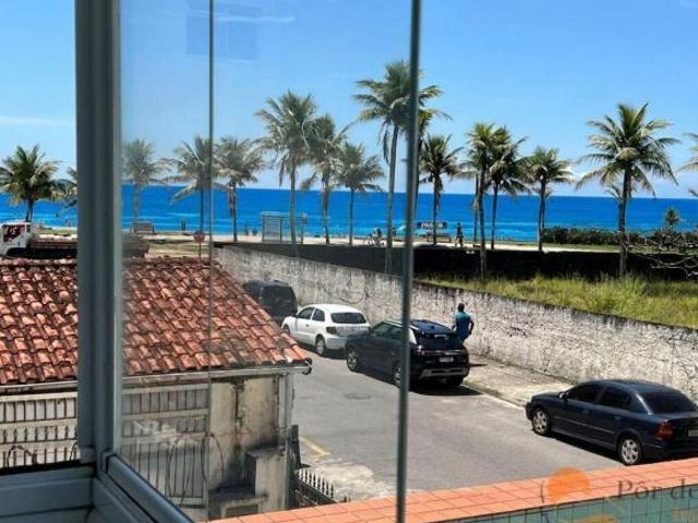 Casa Sobrado 3 suítes com churrasqueira para comprar na Praia Grande