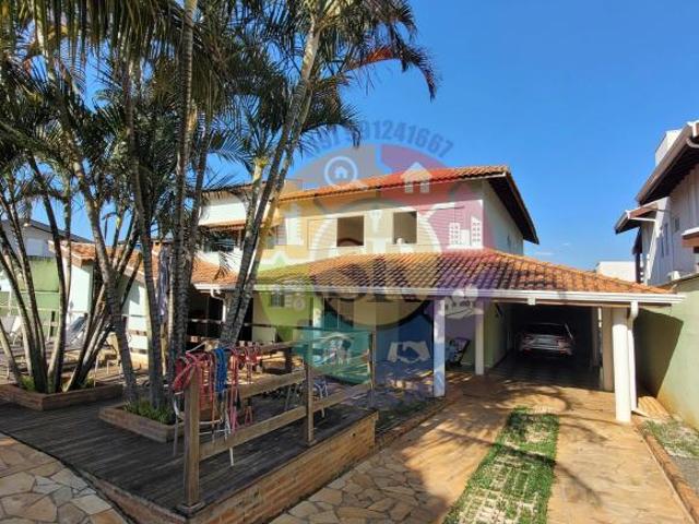 Casa Sobrado 03 suites no Residencial Shangrilá em Campinas