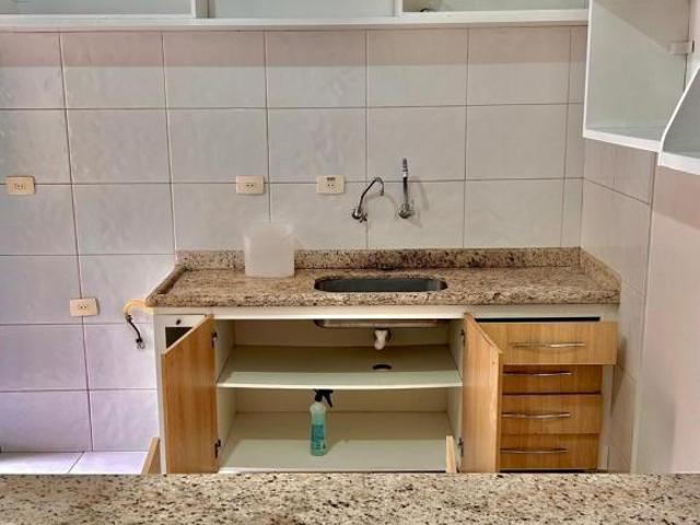 Casa Sobrado 2 Domts,2 Banheiros, 2 vagas de garagens, complanejados !