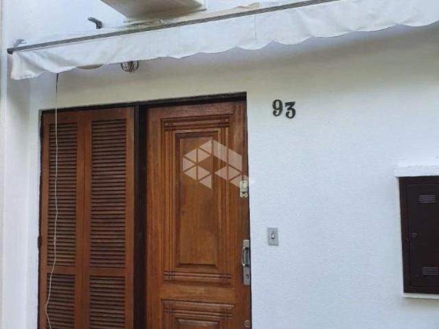 Casa Sobrado 2 quartos no bairro Alto Petrópolis próximo a Av. Protasio Alves
