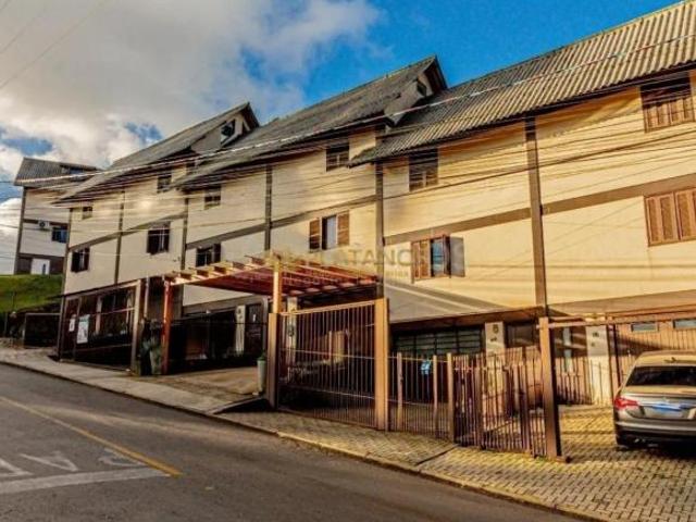 CASA SOBRADO 2 QUARTOS COM SACADA EM GRAMADO