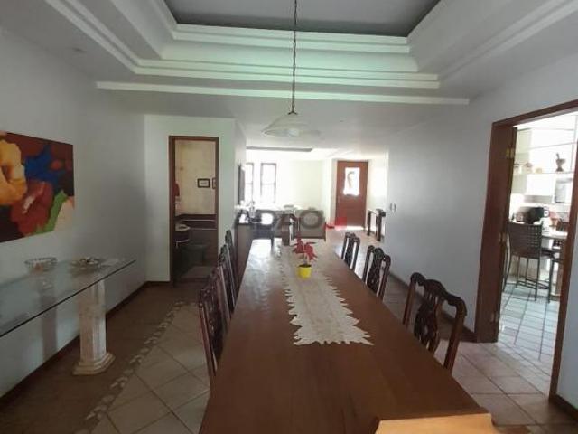 Casa sobrado, 4 quartos, 2 suítes, 4 garagens, Jardim América Sobrado com 4 Quarto s por R$ 140000