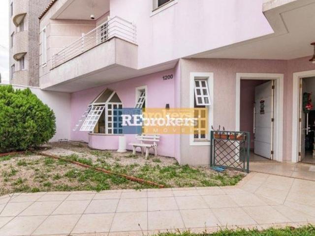 Casa Sobrado, 4 Quartos, 5 Vagas, residencial ou comercial à Venda, no Água Verde, em Curitiba. RE