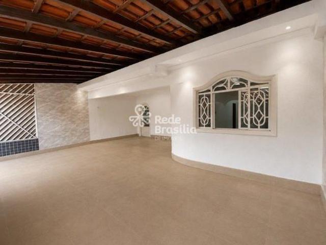 CASA SOBRADO 5 QUARTOS SENDO 4 SUITES QE 46 GUARA II AVALIA PERMUTAE TROCA