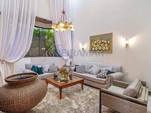 Casa Sobrado 5 Quartos, 1 Suíte, 4 Semi Suítes, Recém Reformada, Alto Padrão, 8 Vagas à Venda na Qua