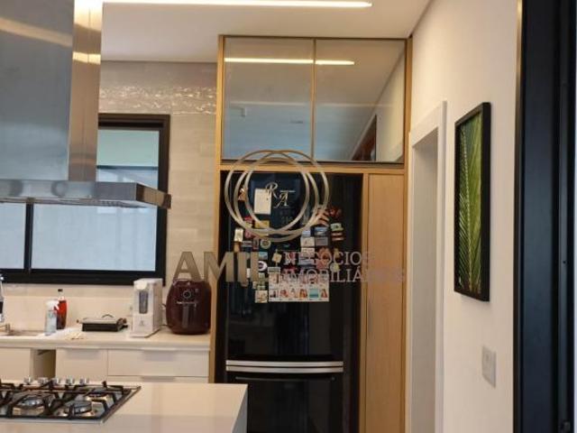 Casa sobrado, 5 suítes, sendo 1 master, Piscina, churrasqueira, Loteamento Vivant Urbanova, 425m²