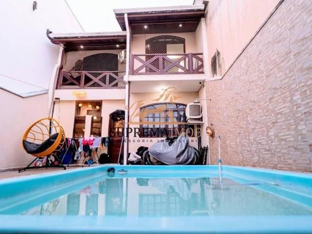 Casa sobrado com piscina, 2 suítes á venda, Jardim Villa Amato