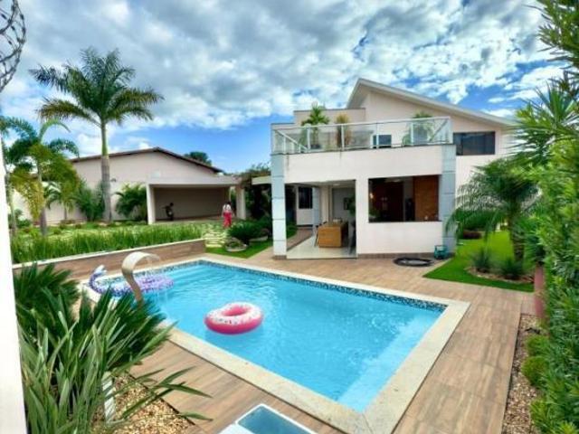 Casa / Sobrado com piscina e 5 quartos a Venda no Bairro Bandeirantes em Caldas Novas Go