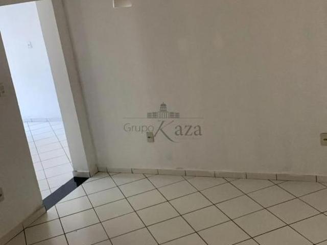 Casa Sobrado com Ponto Comercial Jardim Interlagos 3 Dormitórios 242m² Estuda permuta