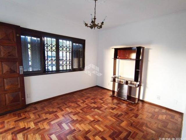 CASA SOBRADO COM 04 QUARTOS EM AVENIDA NA VILA NOVA