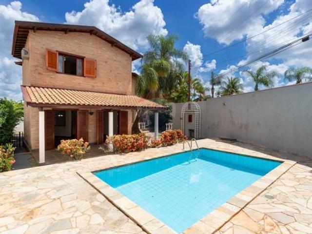 Casa sobrado com 258m², 3 quartos Ribeirânia