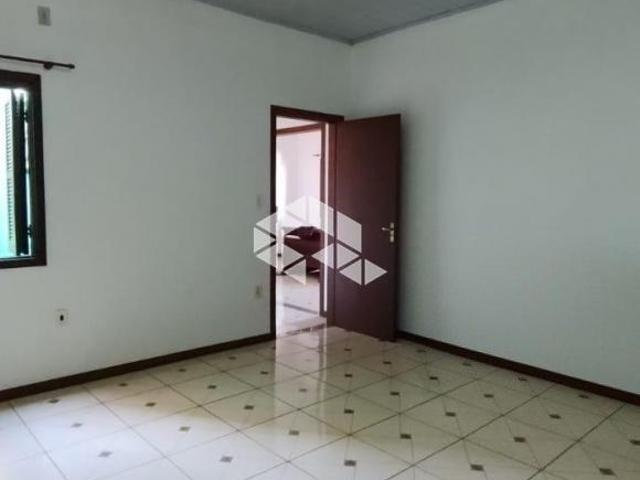 CASA/ SOBRADO COM 210M² 3 DORMITÓRIOS COM VÁRIAS VAGAS MATHIAS VELHO