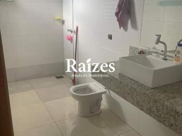 Casa Sobrado com 3/4 sendo 1 suíte no Grand Ville