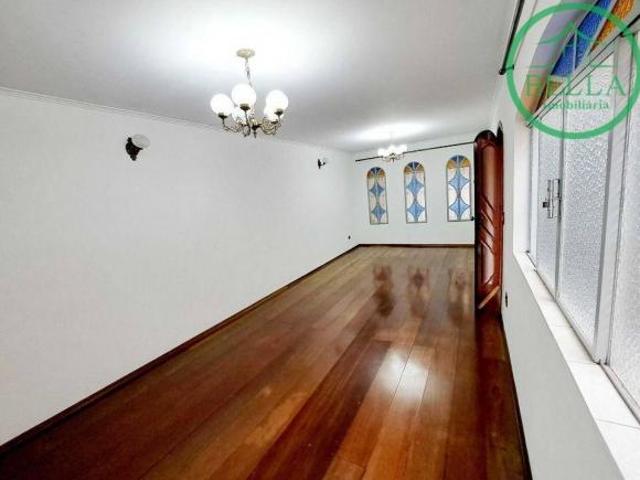 Casa sobrado com 3 dormitórios, 1 suite no centro do Parque São Domingos
