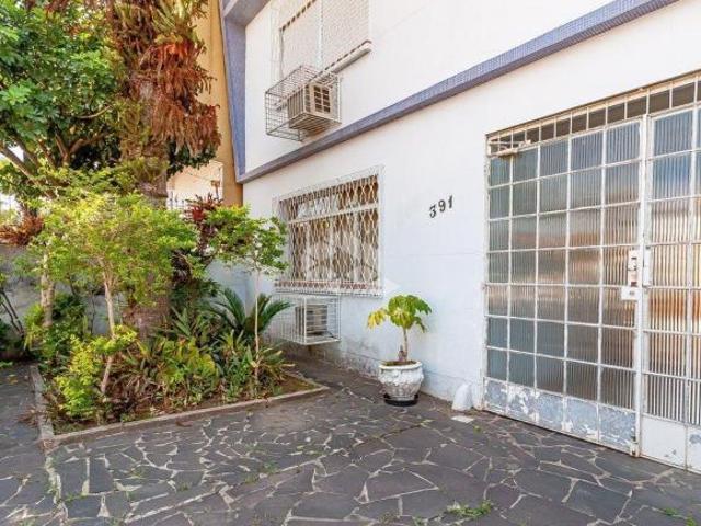 Casa Sobrado com 3 Dormitórios com 212 m² privativos
