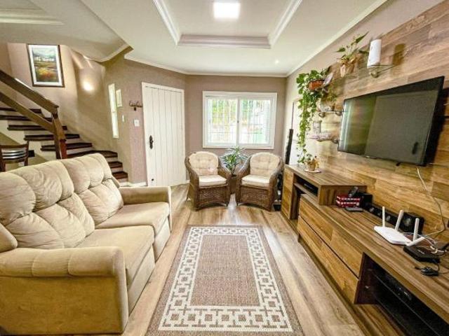 Casa Sobrado com 3 dormitórios e uma suíte