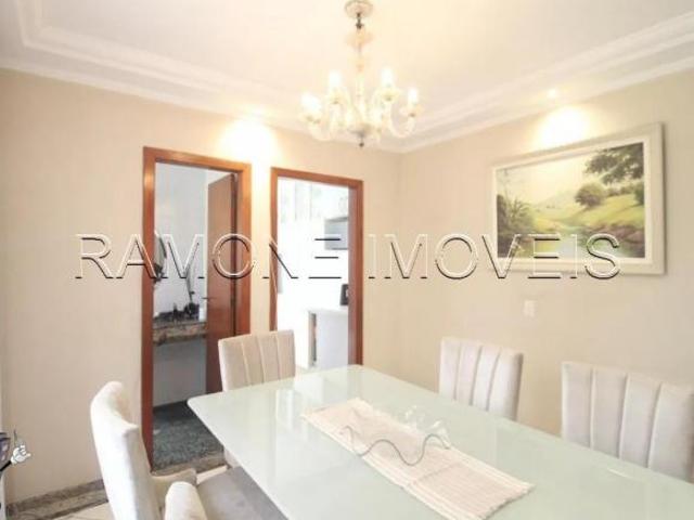Casa sobrado com 3 dormitórios, próximo Av. Nossa Senhora do Sabará, perto do Shopping Interlagos e
