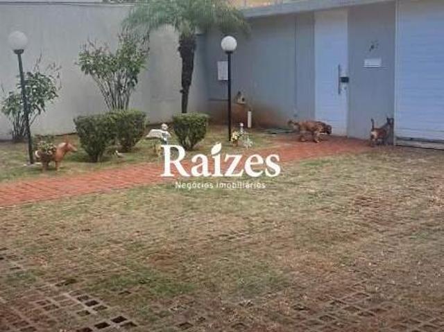 Casa Sobrado com 3 suítes no Morada da Colina