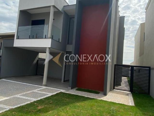 Casa sobrado com 3 suítes à venda no Swiss Park