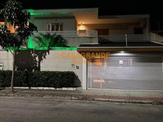 Casa Sobrado com 3 quartos, 125 m², Jardim São Vicente