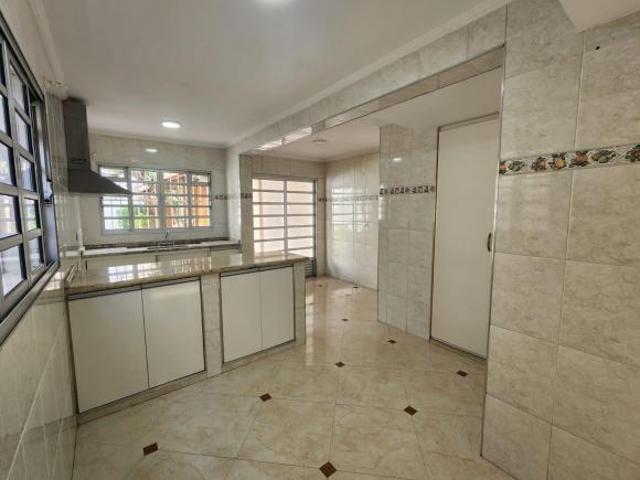 Casa Sobrado com 3 Quartos à venda, 151m² Caxingui