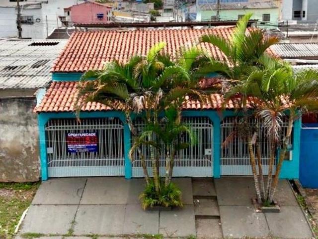 Casa Sobrado com 3 Quartos e 2 Vagas em Santa Maria – Excelente Localização e Ótimo Custo Benefício